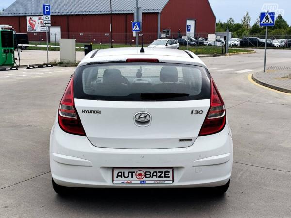 Белый Хендай i30 2009 в Шяуляй, объемом двигателя 1.60 л и пробегом 172 тыс. км за 1950 €, фото 6 на AUTOMOTO.COM.LV