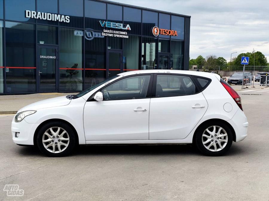 Balts Hyundai i30 2009 Šauļi, ar dzinēja tilpumu 1.60 L un nobraukumu 172 tūkst. km par 1950 €, foto 10 vietnē AUTOMOTO.COM.LV