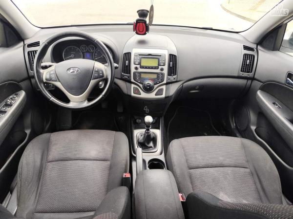Белый Хендай i30 2009 в Шяуляй, объемом двигателя 1.60 л и пробегом 172 тыс. км за 1950 €, фото 10 на AUTOMOTO.COM.LV