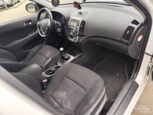 Balts Hyundai i30 2009 Šauļi, ar dzinēja tilpumu 1.60 L un nobraukumu 172 tūkst. km par 1950 €, foto 15 vietnē AUTOMOTO.COM.LV