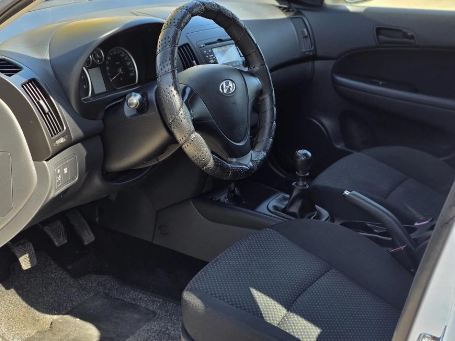 Balts Hyundai i30 2009 Rīga, ar dzinēja tilpumu 1.40 L un nobraukumu 178 tūkst. km par 2990 €, foto 8 vietnē AUTOMOTO.COM.LV