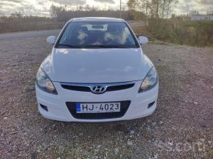 Белый Хендай i30 2009 в Рига, объемом двигателя 1.40 л и пробегом 170 тыс. км за 3300 €, фото  на AUTOMOTO.COM.LV