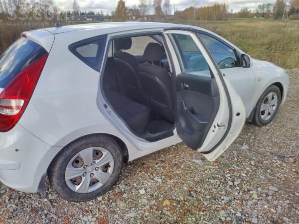 Balts Hyundai i30 2009 Rīga, ar dzinēja tilpumu 1.40 L un nobraukumu 170 tūkst. km par 3300 €, foto 6 vietnē AUTOMOTO.COM.LV
