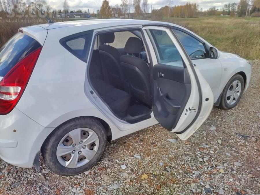 Balts Hyundai i30 2009 Rīga, ar dzinēja tilpumu 1.40 L un nobraukumu 170 tūkst. km par 3300 €, foto 7 vietnē AUTOMOTO.COM.LV