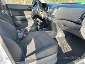 Balts Hyundai i30 2010 Tallina, ar dzinēja tilpumu 1.60 L un nobraukumu 141 tūkst. km par 3650 €, foto 10 vietnē AUTOMOTO.COM.LV