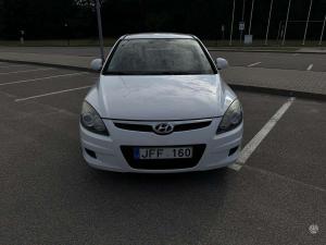 White Hyundai i30 2010 in Vilnius, with an engine capacity of 1.40 L and mileage of 186 thousand km for 2650 €, photo  on AUTOMOTO.COM.LV