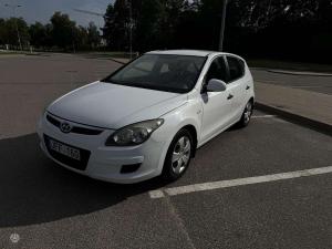 White Hyundai i30 2010 in Vilnius, with an engine capacity of 1.40 L and mileage of 186 thousand km for 2650 €, photo 3 on AUTOMOTO.COM.LV