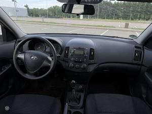 White Hyundai i30 2010 in Vilnius, with an engine capacity of 1.40 L and mileage of 186 thousand km for 2650 €, photo 12 on AUTOMOTO.COM.LV