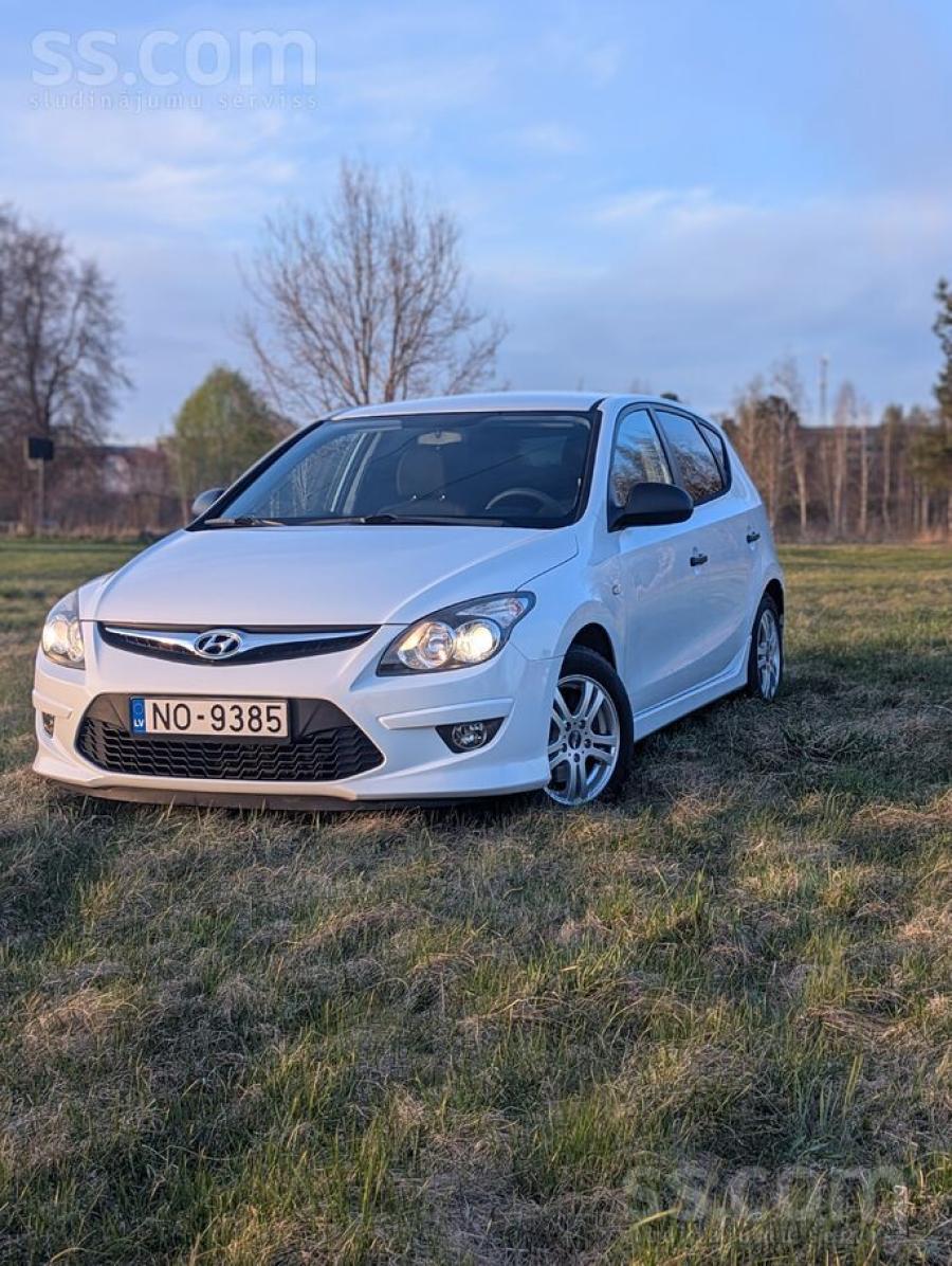 Balts Hyundai i30 2011 Ogre, ar dzinēja tilpumu 1.40 L un nobraukumu 123 tūkst. km par 3200 €, foto 1 vietnē AUTOMOTO.COM.LV