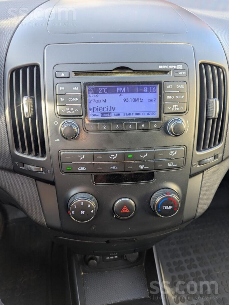 Balts Hyundai i30 2011 Ogre, ar dzinēja tilpumu 1.40 L un nobraukumu 123 tūkst. km par 3200 €, foto 12 vietnē AUTOMOTO.COM.LV