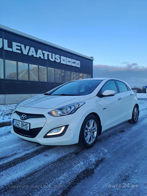 White Hyundai i30 2012 in Narva, with an engine capacity of 1.60 L and mileage of 238 thousand km for 3500 €, photo 11 on AUTOMOTO.COM.LV