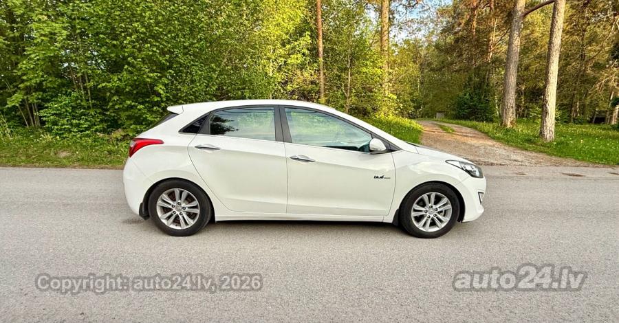 Balts Hyundai i30 2012 Tallina, ar dzinēja tilpumu 1.60 L un nobraukumu 239 tūkst. km par 3490 €, foto 4 vietnē AUTOMOTO.COM.LV