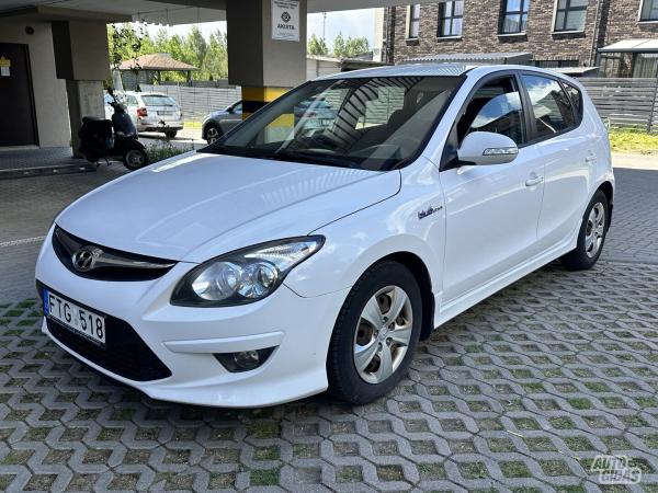 Белый Хендай i30 2012 в Вильнюс, объемом двигателя 1.60 л и пробегом 224 тыс. км за 2500 €, фото 1 на AUTOMOTO.COM.LV