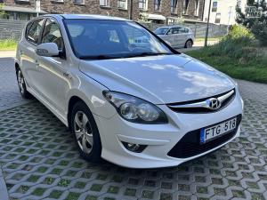 Белый Хендай i30 2012 в Вильнюс, объемом двигателя 1.60 л и пробегом 224 тыс. км за 2500 €, фото 3 на AUTOMOTO.COM.LV