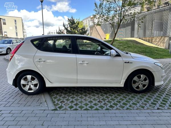 Белый Хендай i30 2012 в Вильнюс, объемом двигателя 1.60 л и пробегом 224 тыс. км за 2500 €, фото 5 на AUTOMOTO.COM.LV