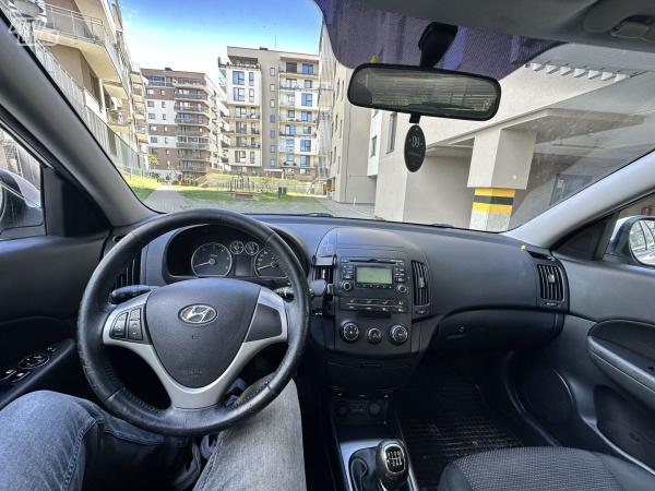 Белый Хендай i30 2012 в Вильнюс, объемом двигателя 1.60 л и пробегом 224 тыс. км за 2500 €, фото 7 на AUTOMOTO.COM.LV