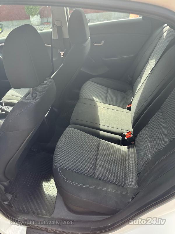 Balts Hyundai i30 2012 Tallina, ar dzinēja tilpumu 1.40 L un nobraukumu 180 tūkst. km par 4400 €, foto 5 vietnē AUTOMOTO.COM.LV