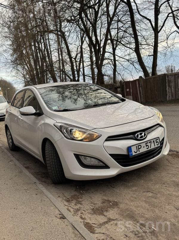 Balts Hyundai i30 2012 Rīga, ar dzinēja tilpumu 1.60 L un nobraukumu 182 tūkst. km par 5500 €, foto 1 vietnē AUTOMOTO.COM.LV