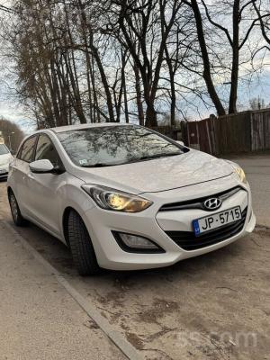 Balts Hyundai i30 2012 Rīga, ar dzinēja tilpumu 1.60 L un nobraukumu 182 tūkst. km par 5500 €, foto  vietnē AUTOMOTO.COM.LV