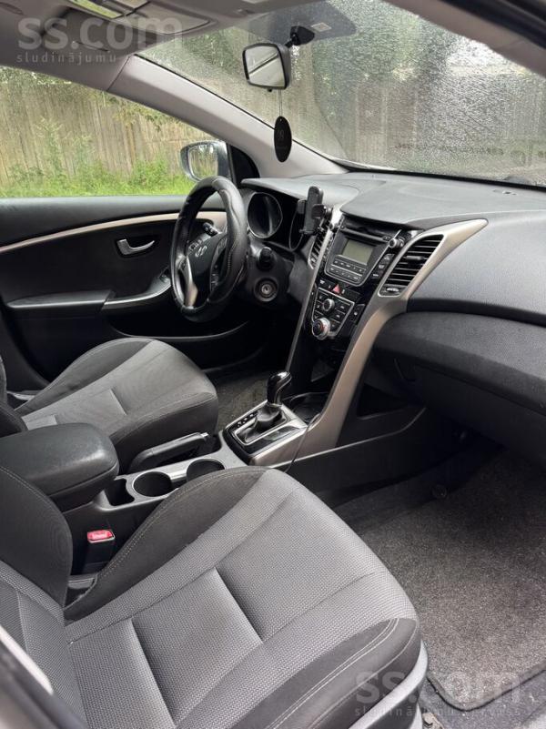 Balts Hyundai i30 2012 Rīga, ar dzinēja tilpumu 1.60 L un nobraukumu 182 tūkst. km par 5500 €, foto 2 vietnē AUTOMOTO.COM.LV