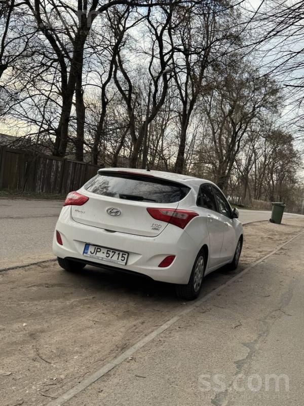 Balts Hyundai i30 2012 Rīga, ar dzinēja tilpumu 1.60 L un nobraukumu 182 tūkst. km par 5500 €, foto 3 vietnē AUTOMOTO.COM.LV