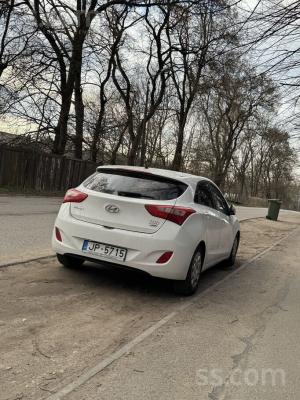 Balts Hyundai i30 2012 Rīga, ar dzinēja tilpumu 1.60 L un nobraukumu 182 tūkst. km par 5500 €, foto 4 vietnē AUTOMOTO.COM.LV