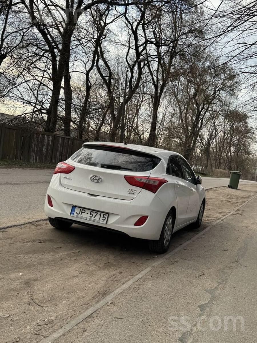 Balts Hyundai i30 2012 Rīga, ar dzinēja tilpumu 1.60 L un nobraukumu 182 tūkst. km par 5500 €, foto 4 vietnē AUTOMOTO.COM.LV