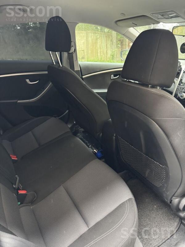 Balts Hyundai i30 2012 Rīga, ar dzinēja tilpumu 1.60 L un nobraukumu 182 tūkst. km par 5500 €, foto 4 vietnē AUTOMOTO.COM.LV