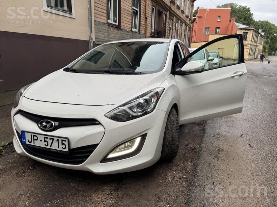 Balts Hyundai i30 2012 Rīga, ar dzinēja tilpumu 1.60 L un nobraukumu 182 tūkst. km par 5500 €, foto 6 vietnē AUTOMOTO.COM.LV