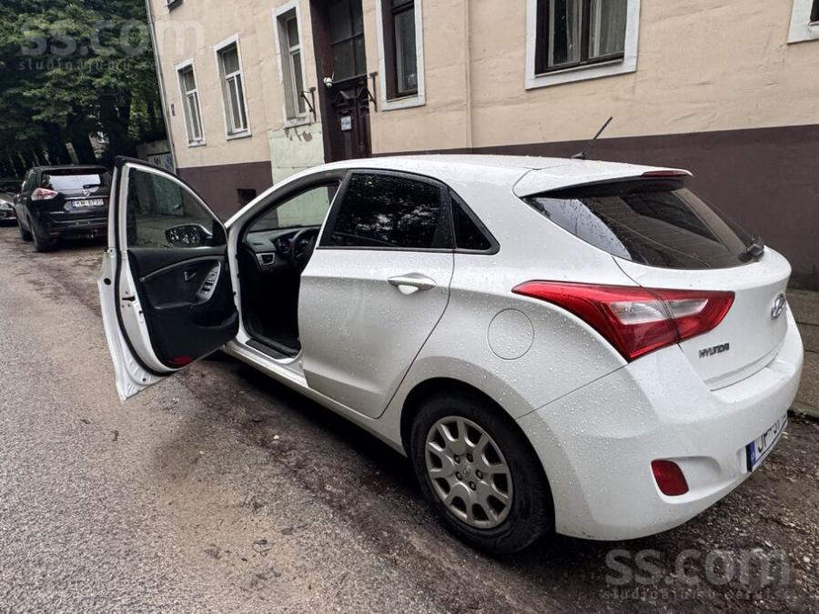 Balts Hyundai i30 2012 Rīga, ar dzinēja tilpumu 1.60 L un nobraukumu 182 tūkst. km par 5500 €, foto 8 vietnē AUTOMOTO.COM.LV