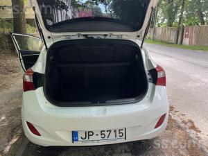 Balts Hyundai i30 2012 Rīga, ar dzinēja tilpumu 1.60 L un nobraukumu 182 tūkst. km par 5500 €, foto 12 vietnē AUTOMOTO.COM.LV