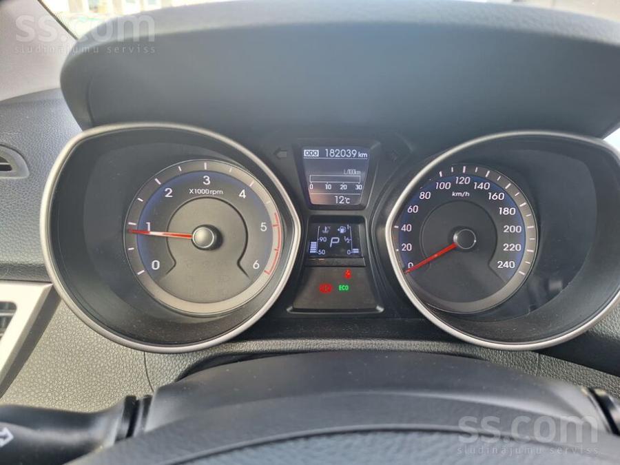Balts Hyundai i30 2012 Rīga, ar dzinēja tilpumu 1.60 L un nobraukumu 182 tūkst. km par 5500 €, foto 13 vietnē AUTOMOTO.COM.LV