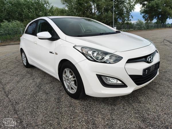 Balts Hyundai i30 2012 Marijampole, ar dzinēja tilpumu 1.60 L un nobraukumu 212 tūkst. km par 3950 €, foto 2 vietnē AUTOMOTO.COM.LV