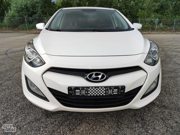 Balts Hyundai i30 2012 Marijampole, ar dzinēja tilpumu 1.60 L un nobraukumu 212 tūkst. km par 3950 €, foto 3 vietnē AUTOMOTO.COM.LV