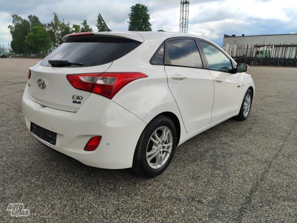 Balts Hyundai i30 2012 Marijampole, ar dzinēja tilpumu 1.60 L un nobraukumu 212 tūkst. km par 3950 €, foto 7 vietnē AUTOMOTO.COM.LV