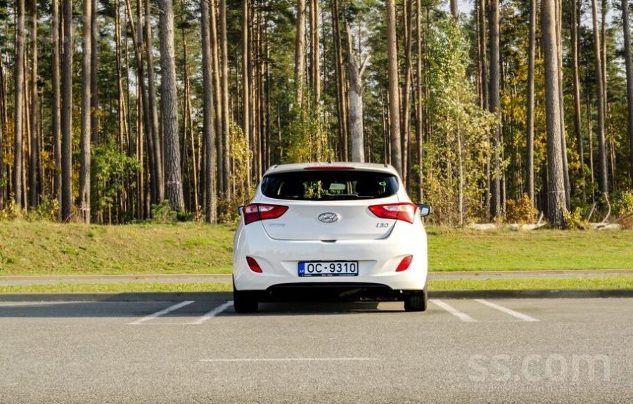 Balts Hyundai i30 2013 Rīga, ar dzinēja tilpumu 1.40 L un nobraukumu 274 tūkst. km par 3990 €, foto 8 vietnē AUTOMOTO.COM.LV