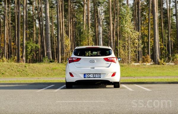 Balts Hyundai i30 2013 Rīga, ar dzinēja tilpumu 1.40 L un nobraukumu 274 tūkst. km par 3990 €, foto 8 vietnē AUTOMOTO.COM.LV