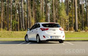 Balts Hyundai i30 2013 Rīga, ar dzinēja tilpumu 1.40 L un nobraukumu 274 tūkst. km par 3990 €, foto 9 vietnē AUTOMOTO.COM.LV