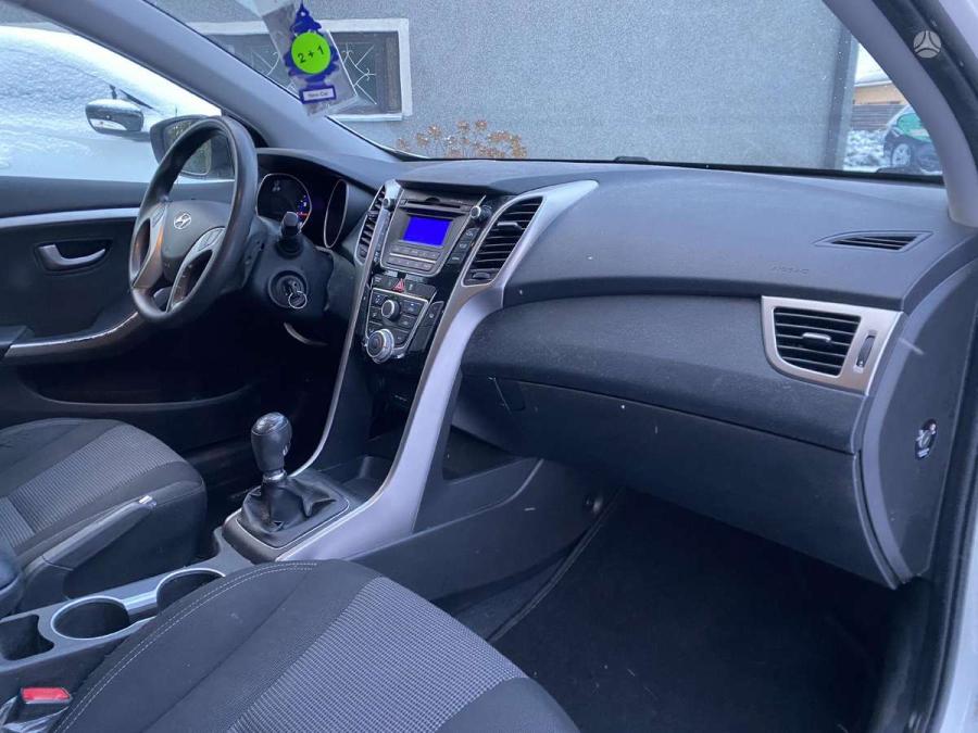 Balts Hyundai i30 2013 Šauļi, ar dzinēja tilpumu 1.40 L un nobraukumu 244 tūkst. km par 2999 €, foto 10 vietnē AUTOMOTO.COM.LV