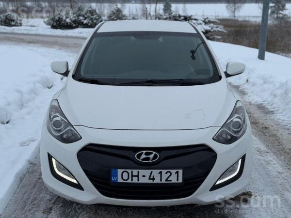 White Hyundai i30 2013 in Ogre, with an engine capacity of 1.60 L and mileage of 0 thousand km for 3900 €, photo 10 on AUTOMOTO.COM.LV