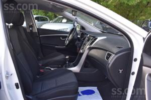 Белый Хендай i30 2013 в Кулдига, объемом двигателя 1.40 л и пробегом 0 тыс. км за 3990 €, фото 6 на AUTOMOTO.COM.LV