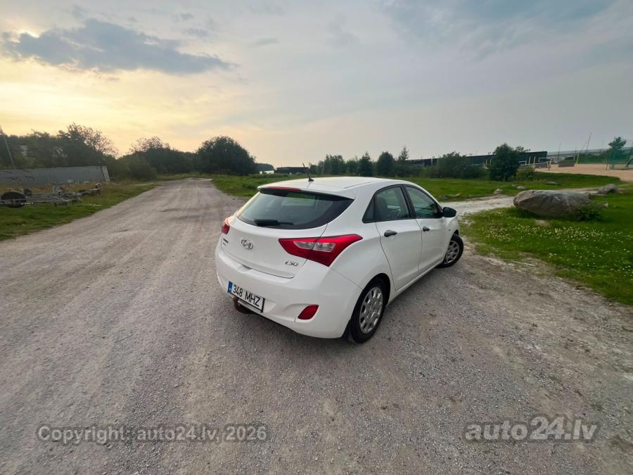 Белый Хендай i30 2013 в Таллин, объемом двигателя 1.40 л и пробегом 154 тыс. км за 5190 €, фото 1 на AUTOMOTO.COM.LV