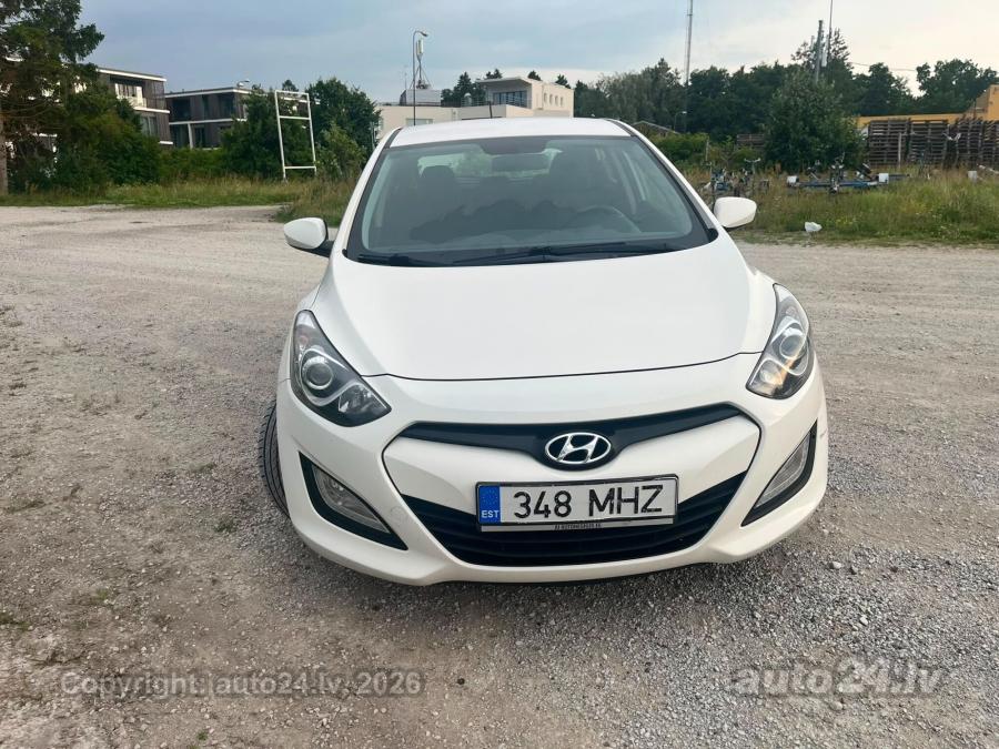 Белый Хендай i30 2013 в Таллин, объемом двигателя 1.40 л и пробегом 154 тыс. км за 5190 €, фото 5 на AUTOMOTO.COM.LV