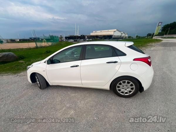 Balts Hyundai i30 2013 Tallina, ar dzinēja tilpumu 1.40 L un nobraukumu 154 tūkst. km par 5190 €, foto 5 vietnē AUTOMOTO.COM.LV