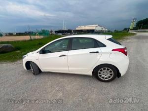 Белый Хендай i30 2013 в Таллин, объемом двигателя 1.40 л и пробегом 154 тыс. км за 5190 €, фото 6 на AUTOMOTO.COM.LV
