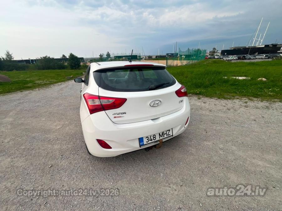 Белый Хендай i30 2013 в Таллин, объемом двигателя 1.40 л и пробегом 154 тыс. км за 5190 €, фото 7 на AUTOMOTO.COM.LV