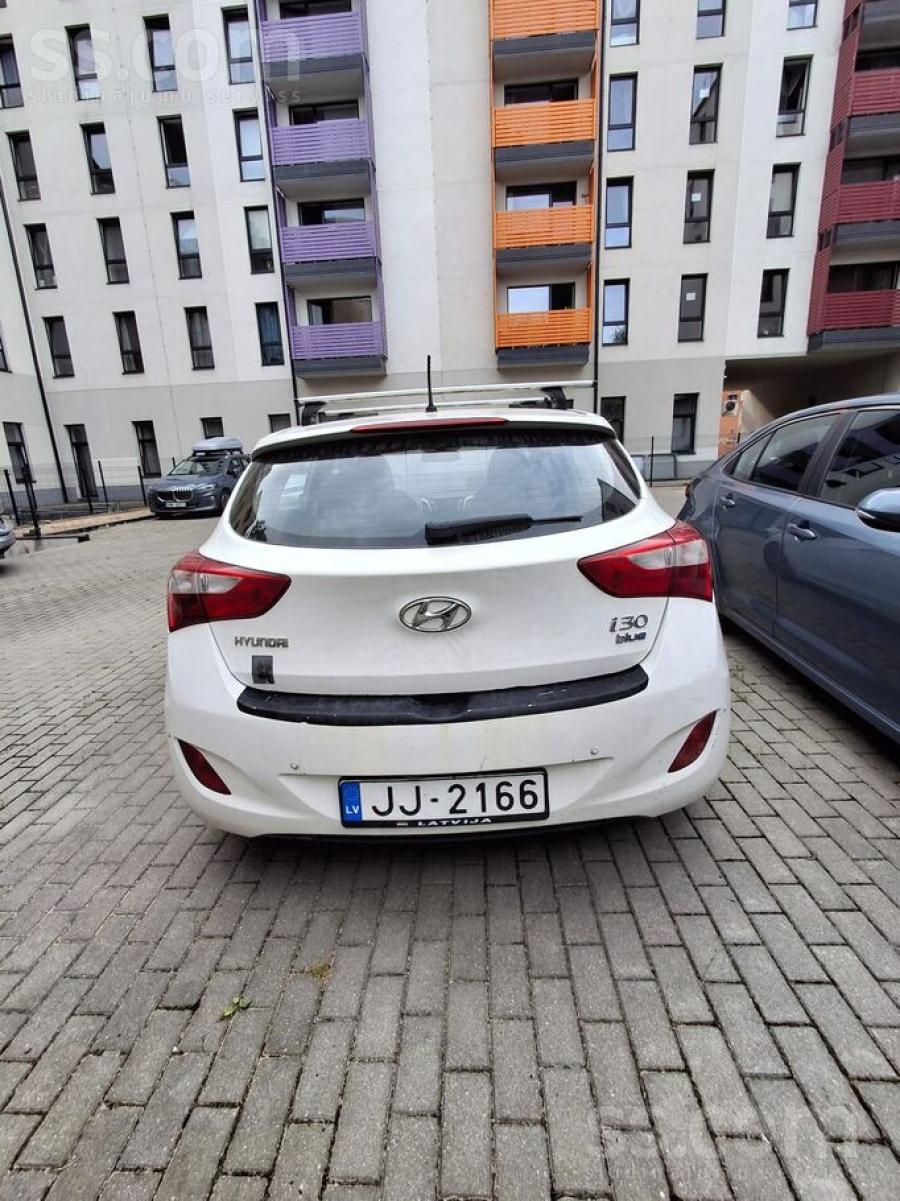 Balts Hyundai i30 2013 Rīga, ar dzinēja tilpumu 1.60 L un nobraukumu 306 tūkst. km par 3000 €, foto 3 vietnē AUTOMOTO.COM.LV