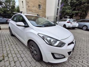 Balts Hyundai i30 2013 Rīga, ar dzinēja tilpumu 1.60 L un nobraukumu 306 tūkst. km par 3000 €, foto 4 vietnē AUTOMOTO.COM.LV