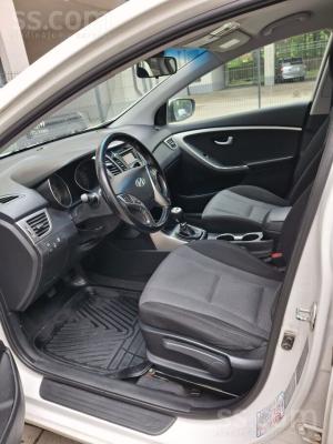 Balts Hyundai i30 2013 Rīga, ar dzinēja tilpumu 1.60 L un nobraukumu 306 tūkst. km par 3000 €, foto 6 vietnē AUTOMOTO.COM.LV
