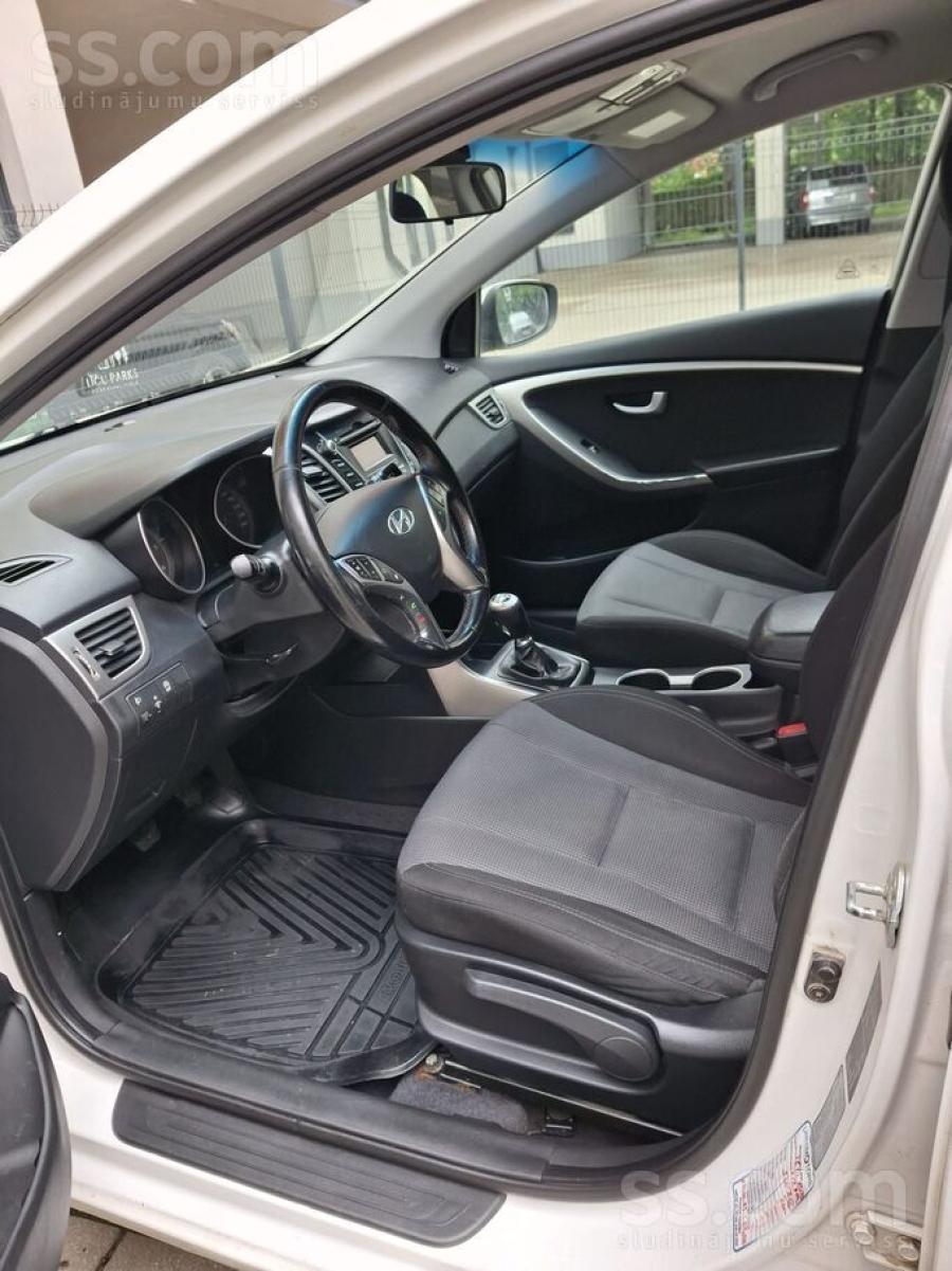 Balts Hyundai i30 2013 Rīga, ar dzinēja tilpumu 1.60 L un nobraukumu 306 tūkst. km par 3000 €, foto 6 vietnē AUTOMOTO.COM.LV